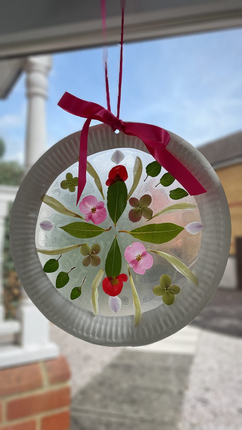 Spring craft: Petal mandala suncatchers - Kapow Primary